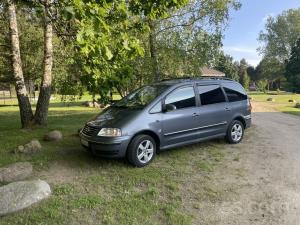 Pelēks Volkswagen Sharan 2008 Limbaži, ar dzinēja tilpumu 2.00 L un nobraukumu 350 tūkst. km par 3250 €, foto 3 vietnē AUTOMOTO.COM.LV