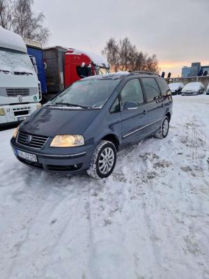 Pelēks Volkswagen Sharan 2008 Marijampole, ar dzinēja tilpumu 1.90 L un nobraukumu 278 tūkst. km par 4300 €, foto  vietnē AUTOMOTO.COM.LV