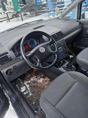 Grey Volkswagen Sharan 2008 in Marijampole, with an engine capacity of 1.90 L and mileage of 278 thousand km for 4300 €, photo 9 on AUTOMOTO.COM.LV