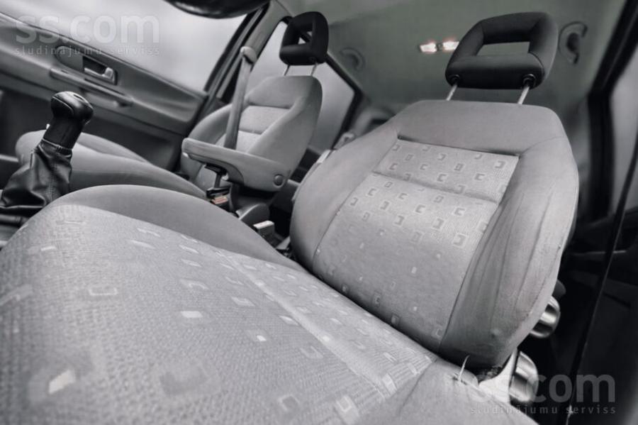 Pelēks Volkswagen Sharan 2008 Rīga, ar dzinēja tilpumu 2.00 L un nobraukumu 250 tūkst. km par 5690 €, foto 6 vietnē AUTOMOTO.COM.LV