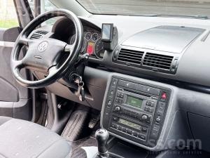 Pelēks Volkswagen Sharan 2008 Rīga, ar dzinēja tilpumu 2.00 L un nobraukumu 250 tūkst. km par 5690 €, foto 8 vietnē AUTOMOTO.COM.LV