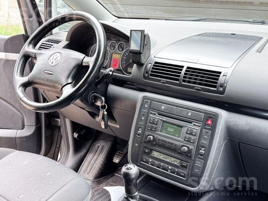 Pelēks Volkswagen Sharan 2008 Rīga, ar dzinēja tilpumu 2.00 L un nobraukumu 250 tūkst. km par 5690 €, foto 8 vietnē AUTOMOTO.COM.LV