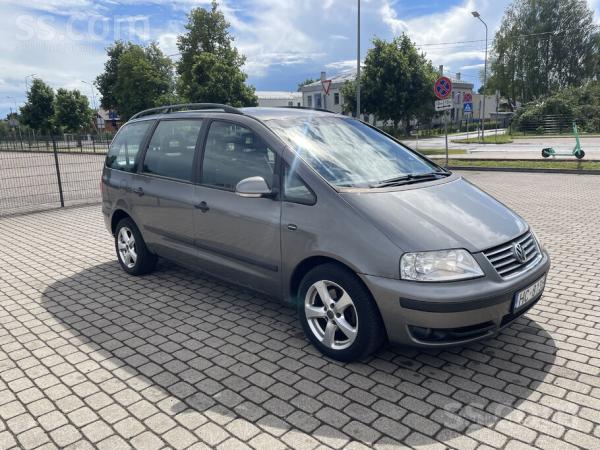 Grey Volkswagen Sharan 2008 in Jelgava, with an engine capacity of 1.90 L and mileage of 311 thousand km for 3100 €, photo 1 on AUTOMOTO.COM.LV
