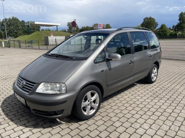 Grey Volkswagen Sharan 2008 in Jelgava, with an engine capacity of 1.90 L and mileage of 311 thousand km for 3100 €, photo 2 on AUTOMOTO.COM.LV