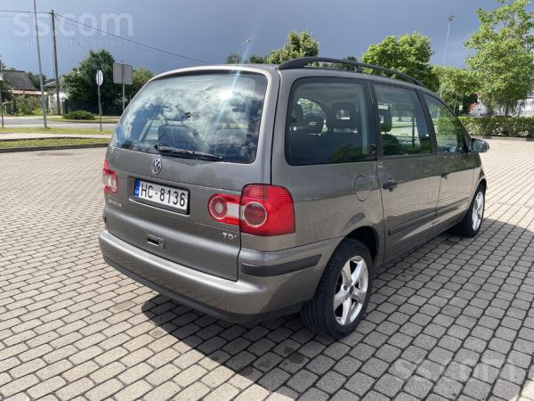Grey Volkswagen Sharan 2008 in Jelgava, with an engine capacity of 1.90 L and mileage of 311 thousand km for 3100 €, photo 3 on AUTOMOTO.COM.LV