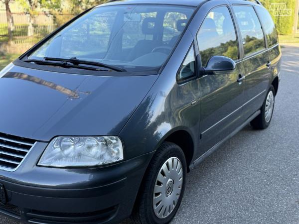 Pelēks Volkswagen Sharan 2008 Utena, ar dzinēja tilpumu 1.90 L un nobraukumu 290 tūkst. km par 3800 €, foto 1 vietnē AUTOMOTO.COM.LV