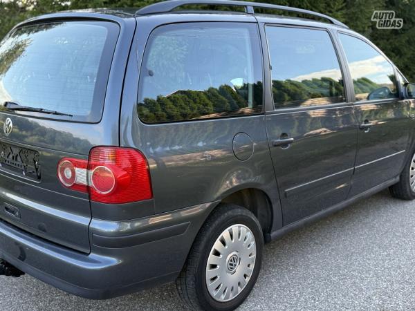 Pelēks Volkswagen Sharan 2008 Utena, ar dzinēja tilpumu 1.90 L un nobraukumu 290 tūkst. km par 3800 €, foto 5 vietnē AUTOMOTO.COM.LV