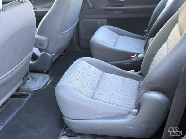 Pelēks Volkswagen Sharan 2008 Utena, ar dzinēja tilpumu 1.90 L un nobraukumu 290 tūkst. km par 3800 €, foto 9 vietnē AUTOMOTO.COM.LV