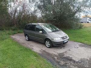 Pelēks Volkswagen Sharan 2008 Rīga, ar dzinēja tilpumu 2.00 L un nobraukumu 292 tūkst. km par 3200 €, foto 5 vietnē AUTOMOTO.COM.LV
