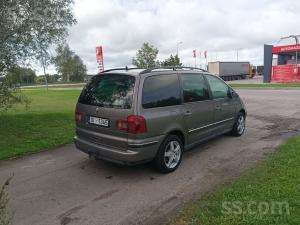 Pelēks Volkswagen Sharan 2008 Rīga, ar dzinēja tilpumu 2.00 L un nobraukumu 292 tūkst. km par 3200 €, foto 8 vietnē AUTOMOTO.COM.LV