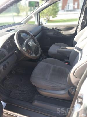 Grey Volkswagen Sharan 2008 in Riga, with an engine capacity of 1.90 L and mileage of 330 thousand km for 2300 €, photo 6 on AUTOMOTO.COM.LV