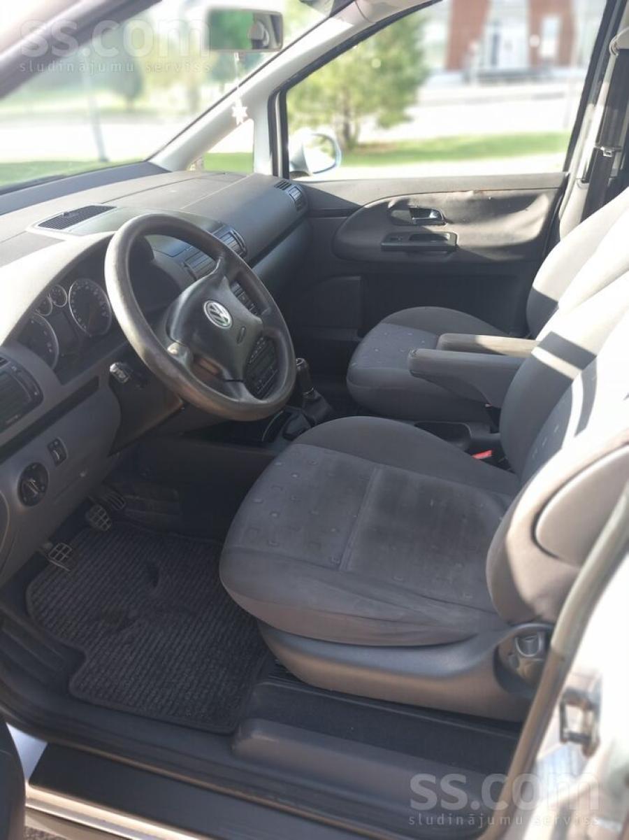 Grey Volkswagen Sharan 2008 in Riga, with an engine capacity of 1.90 L and mileage of 330 thousand km for 2300 €, photo 6 on AUTOMOTO.COM.LV