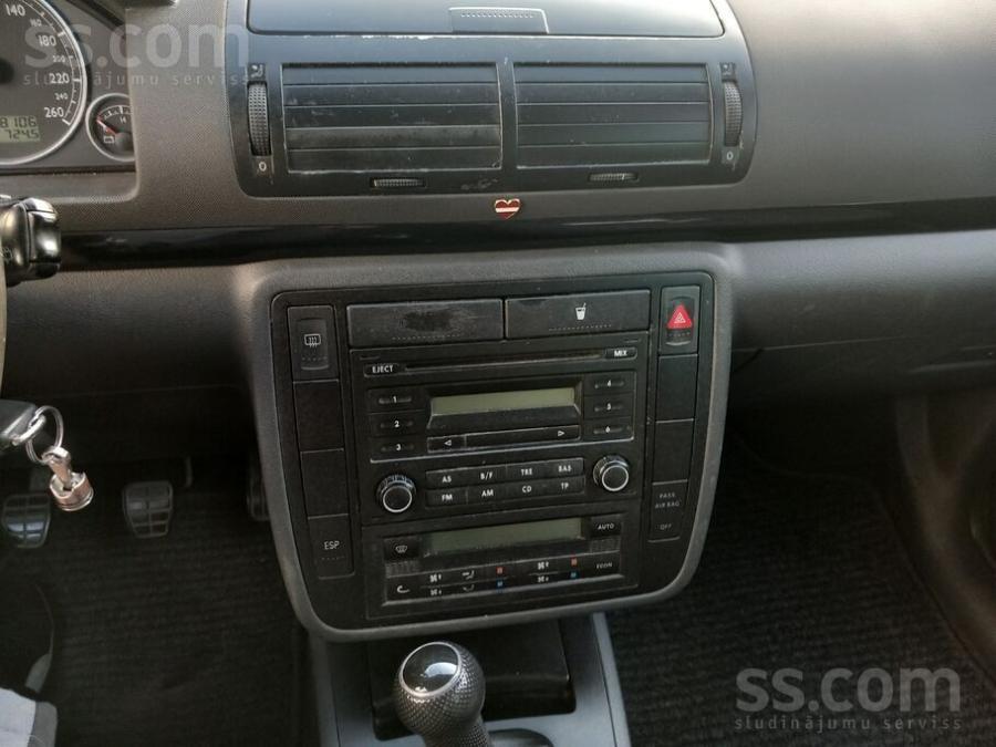 Grey Volkswagen Sharan 2008 in Riga, with an engine capacity of 1.90 L and mileage of 330 thousand km for 2300 €, photo 7 on AUTOMOTO.COM.LV