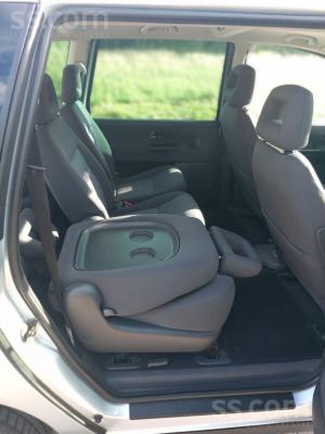 Grey Volkswagen Sharan 2008 in Riga, with an engine capacity of 1.90 L and mileage of 330 thousand km for 2300 €, photo 9 on AUTOMOTO.COM.LV