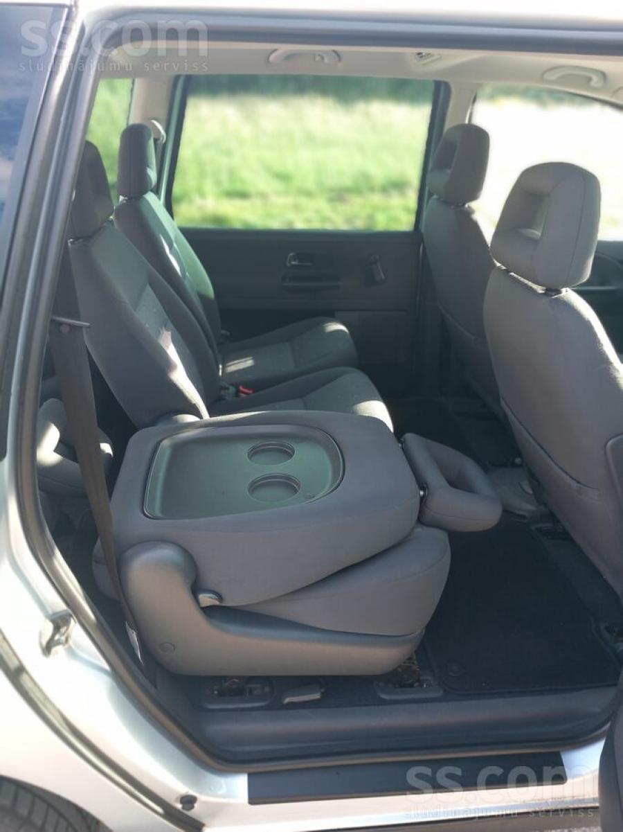 Grey Volkswagen Sharan 2008 in Riga, with an engine capacity of 1.90 L and mileage of 330 thousand km for 2300 €, photo 9 on AUTOMOTO.COM.LV
