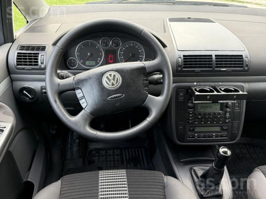 Pelēks Volkswagen Sharan 2009 Rīga, ar dzinēja tilpumu 2.00 L un nobraukumu 0 tūkst. km par 2700 €, foto 4 vietnē AUTOMOTO.COM.LV