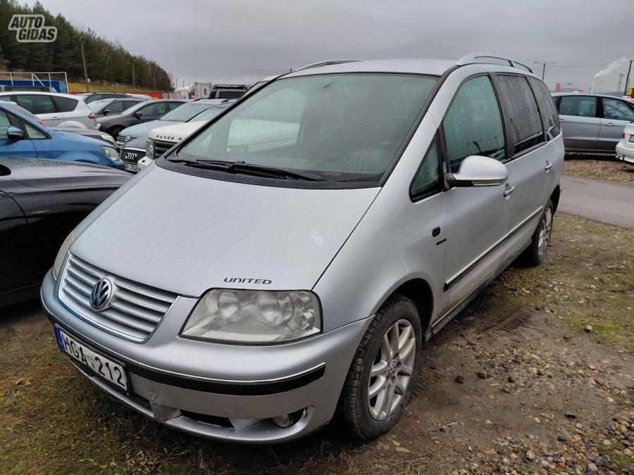 Pelēks Volkswagen Sharan 2009 Viļņa, ar dzinēja tilpumu 1.90 L un nobraukumu 439 tūkst. km par 1250 €, foto 1 vietnē AUTOMOTO.COM.LV