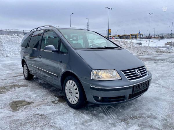 Pelēks Volkswagen Sharan 2009 Kauņa, ar dzinēja tilpumu 1.97 L un nobraukumu 259 tūkst. km par 4300 €, foto 3 vietnē AUTOMOTO.COM.LV