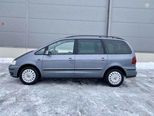 Pelēks Volkswagen Sharan 2009 Kauņa, ar dzinēja tilpumu 1.97 L un nobraukumu 259 tūkst. km par 4300 €, foto 7 vietnē AUTOMOTO.COM.LV