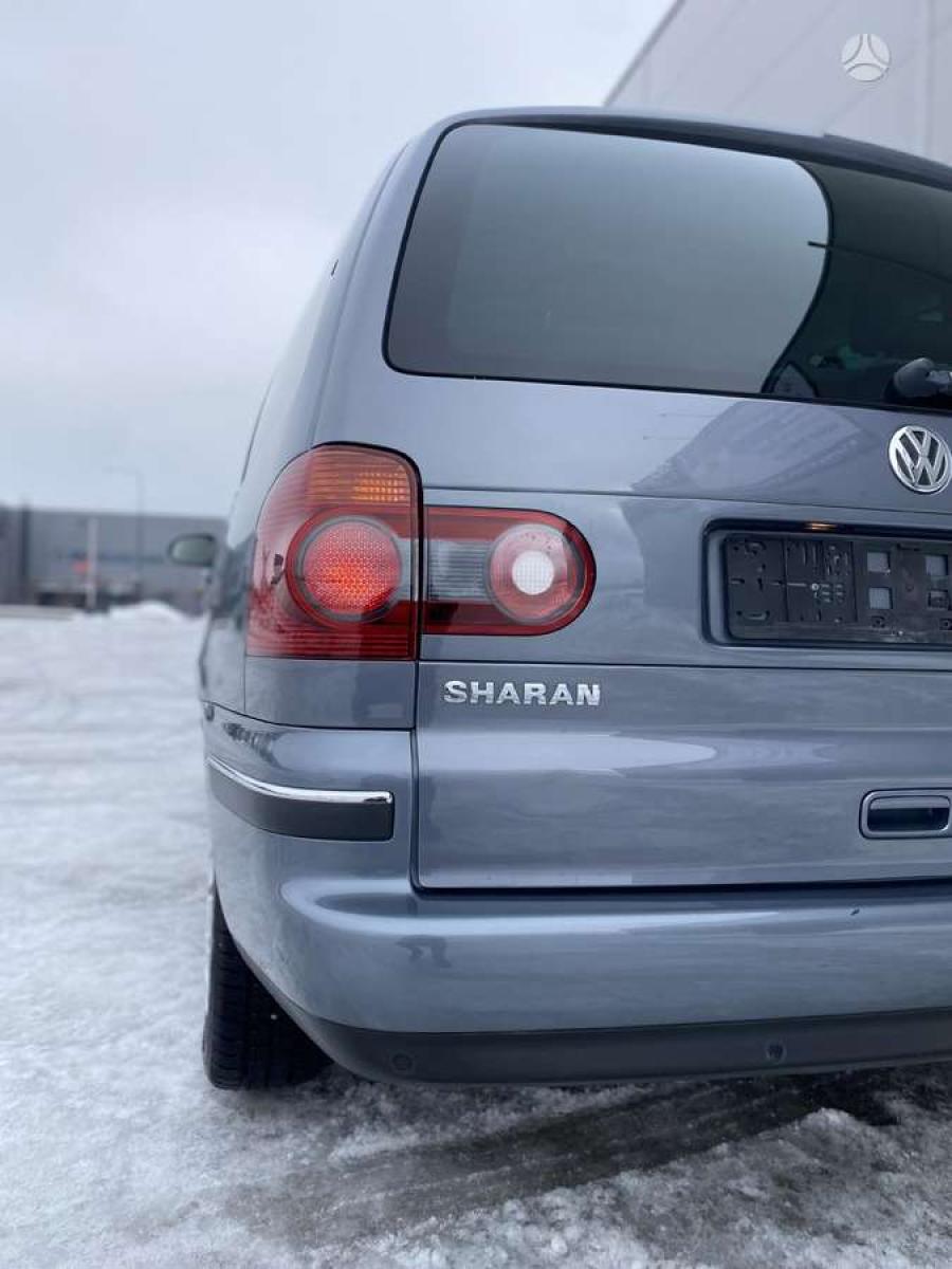 Grey Volkswagen Sharan 2009 in Kaunas, with an engine capacity of 1.97 L and mileage of 259 thousand km for 4300 €, photo 9 on AUTOMOTO.COM.LV