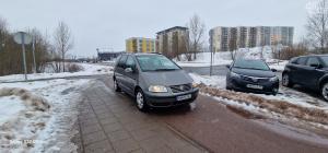 Grey Volkswagen Sharan 2009 in Vilnius, with an engine capacity of 1.90 L and mileage of 285 thousand km for 3700 €, photo 6 on AUTOMOTO.COM.LV