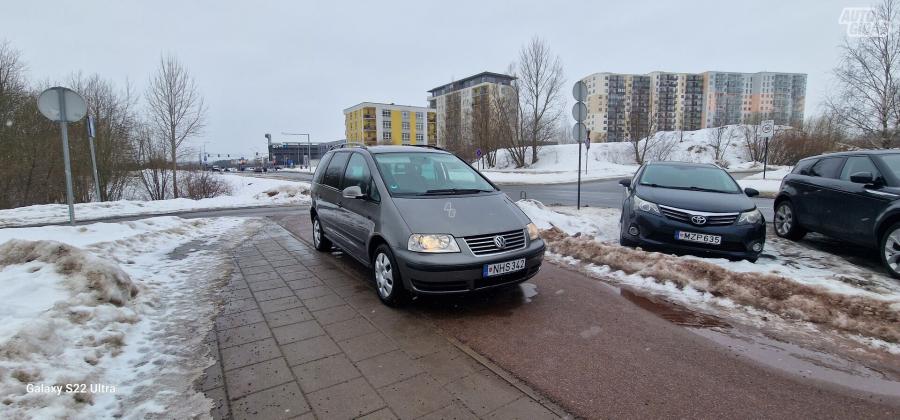 Grey Volkswagen Sharan 2009 in Vilnius, with an engine capacity of 1.90 L and mileage of 285 thousand km for 3700 €, photo 6 on AUTOMOTO.COM.LV