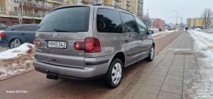 Grey Volkswagen Sharan 2009 in Vilnius, with an engine capacity of 1.90 L and mileage of 285 thousand km for 3700 €, photo 8 on AUTOMOTO.COM.LV