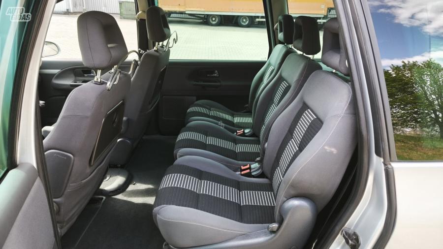 Grey Volkswagen Sharan 2009 in Marijampole, with an engine capacity of 2.00 L and mileage of 262 thousand km for 4450 €, photo 9 on AUTOMOTO.COM.LV