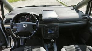 Grey Volkswagen Sharan 2009 in Marijampole, with an engine capacity of 2.00 L and mileage of 262 thousand km for 4450 €, photo 17 on AUTOMOTO.COM.LV