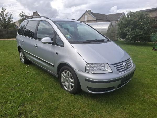 Pelēks Volkswagen Sharan 2009 Vilkaviškis, ar dzinēja tilpumu 2.00 L un nobraukumu 294 tūkst. km par 3800 €, foto 3 vietnē AUTOMOTO.COM.LV