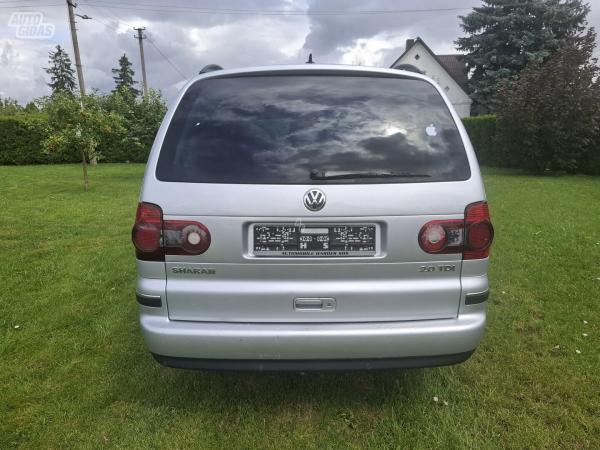 Pelēks Volkswagen Sharan 2009 Vilkaviškis, ar dzinēja tilpumu 2.00 L un nobraukumu 294 tūkst. km par 3800 €, foto 6 vietnē AUTOMOTO.COM.LV