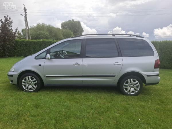 Pelēks Volkswagen Sharan 2009 Vilkaviškis, ar dzinēja tilpumu 2.00 L un nobraukumu 294 tūkst. km par 3800 €, foto 8 vietnē AUTOMOTO.COM.LV