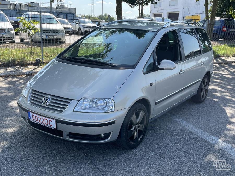 Pelēks Volkswagen Sharan 2009 Marijampole, ar dzinēja tilpumu 2.00 L un nobraukumu 228 tūkst. km par 3950 €, foto 4 vietnē AUTOMOTO.COM.LV
