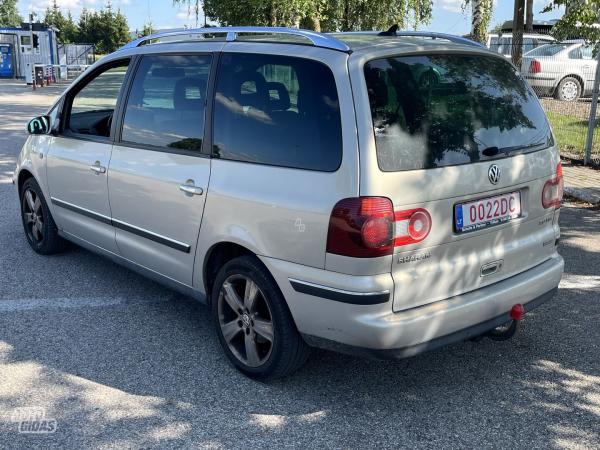 Pelēks Volkswagen Sharan 2009 Marijampole, ar dzinēja tilpumu 2.00 L un nobraukumu 228 tūkst. km par 3950 €, foto 6 vietnē AUTOMOTO.COM.LV