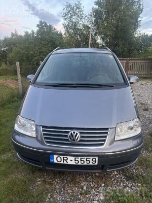 Grey Volkswagen Sharan 2009 in Riga, with an engine capacity of 1.90 L and mileage of 320 thousand km for 3850 €, photo 3 on AUTOMOTO.COM.LV