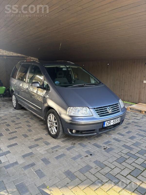Grey Volkswagen Sharan 2009 in Riga, with an engine capacity of 1.90 L and mileage of 320 thousand km for 4450 €, photo 1 on AUTOMOTO.COM.LV