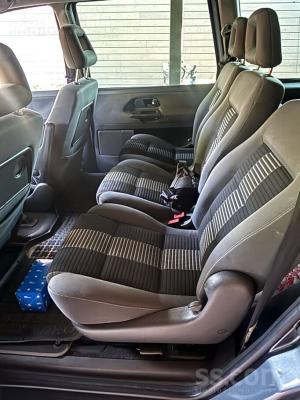 Grey Volkswagen Sharan 2009 in Riga, with an engine capacity of 1.90 L and mileage of 320 thousand km for 4450 €, photo 8 on AUTOMOTO.COM.LV