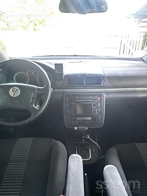 Grey Volkswagen Sharan 2009 in Riga, with an engine capacity of 1.90 L and mileage of 320 thousand km for 4450 €, photo 9 on AUTOMOTO.COM.LV
