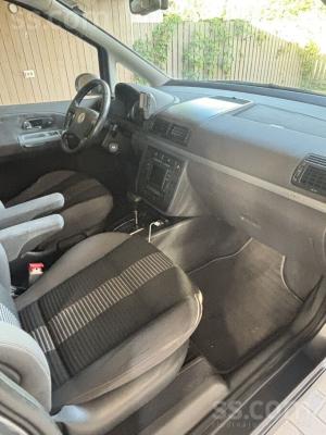 Grey Volkswagen Sharan 2009 in Riga, with an engine capacity of 1.90 L and mileage of 320 thousand km for 4450 €, photo 14 on AUTOMOTO.COM.LV