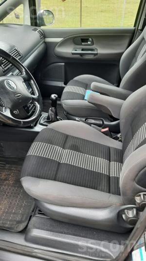 Pelēks Volkswagen Sharan 2009 Rīga, ar dzinēja tilpumu 2.00 L un nobraukumu 264 tūkst. km par 4100 €, foto 11 vietnē AUTOMOTO.COM.LV
