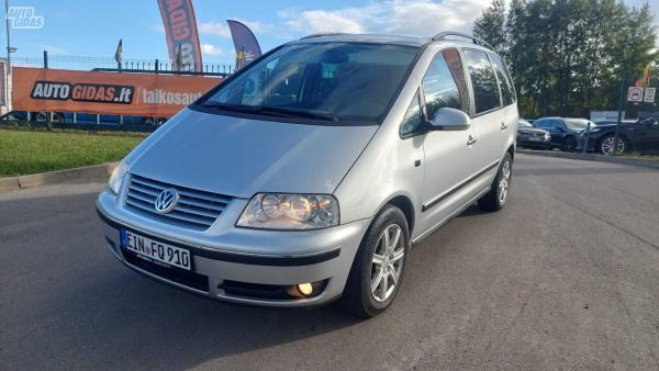 Pelēks Volkswagen Sharan 2009 Kauņa, ar dzinēja tilpumu 2.00 L un nobraukumu 278 tūkst. km par 3650 €, foto 1 vietnē AUTOMOTO.COM.LV