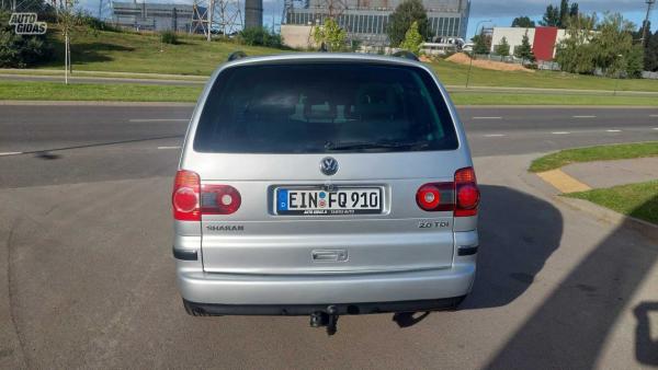 Pelēks Volkswagen Sharan 2009 Kauņa, ar dzinēja tilpumu 2.00 L un nobraukumu 278 tūkst. km par 3650 €, foto 5 vietnē AUTOMOTO.COM.LV