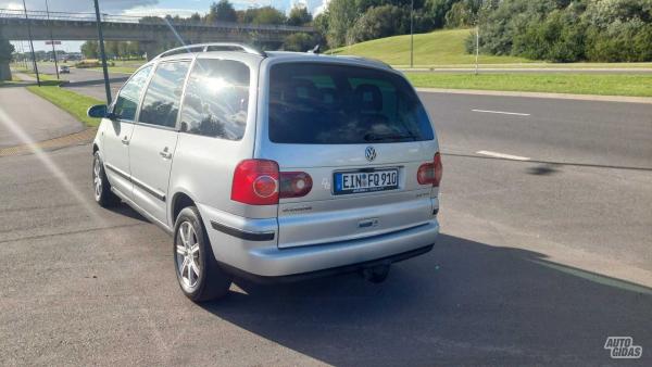 Pelēks Volkswagen Sharan 2009 Kauņa, ar dzinēja tilpumu 2.00 L un nobraukumu 278 tūkst. km par 3650 €, foto 6 vietnē AUTOMOTO.COM.LV