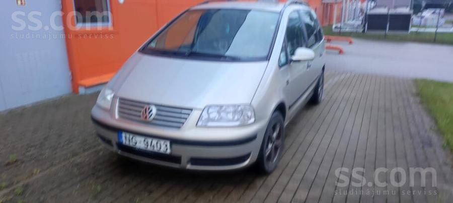 Pelēks Volkswagen Sharan 2009 Jelgava, ar dzinēja tilpumu 1.90 L un nobraukumu 282 tūkst. km par 4500 €, foto 3 vietnē AUTOMOTO.COM.LV