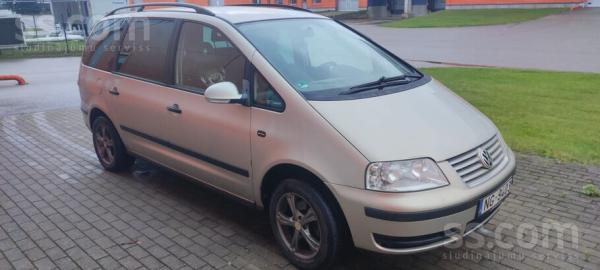 Pelēks Volkswagen Sharan 2009 Jelgava, ar dzinēja tilpumu 1.90 L un nobraukumu 282 tūkst. km par 4500 €, foto 4 vietnē AUTOMOTO.COM.LV