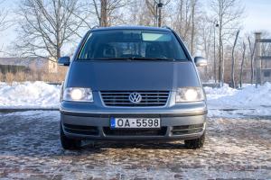 Grey Volkswagen Sharan 2010 in Jelgava, with an engine capacity of 1.90 L and mileage of 317 thousand km for 3900 €, photo 2 on AUTOMOTO.COM.LV