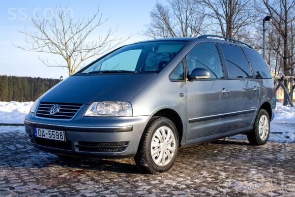 Pelēks Volkswagen Sharan 2010 Jelgava, ar dzinēja tilpumu 1.90 L un nobraukumu 317 tūkst. km par 3900 €, foto 3 vietnē AUTOMOTO.COM.LV
