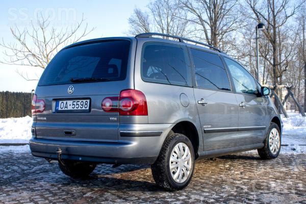 Pelēks Volkswagen Sharan 2010 Jelgava, ar dzinēja tilpumu 1.90 L un nobraukumu 317 tūkst. km par 3900 €, foto 6 vietnē AUTOMOTO.COM.LV