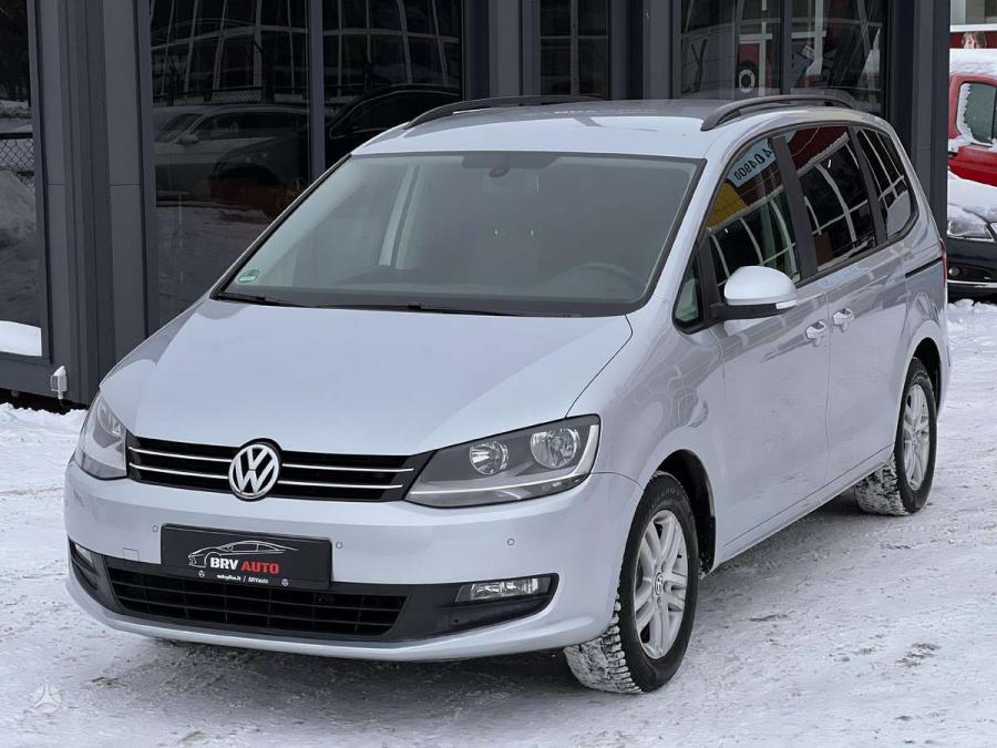 Grey Volkswagen Sharan 2010 in Kedainiai, with an engine capacity of 1.39 L and mileage of 207 thousand km for 6700 €, photo 2 on AUTOMOTO.COM.LV
