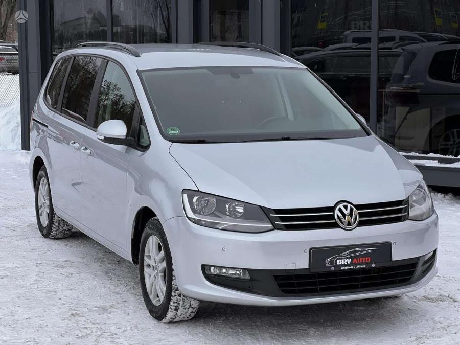 Grey Volkswagen Sharan 2010 in Kedainiai, with an engine capacity of 1.39 L and mileage of 207 thousand km for 6700 €, photo 4 on AUTOMOTO.COM.LV
